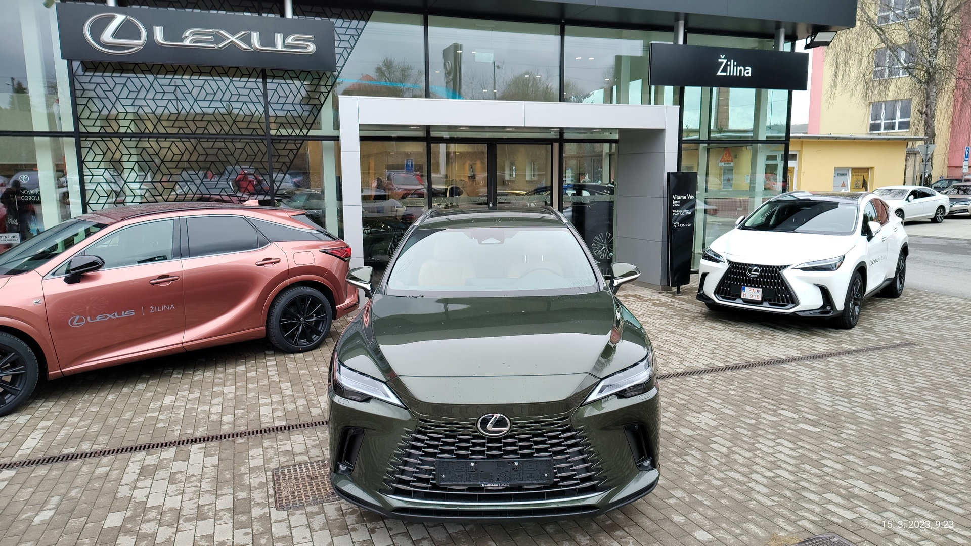 Ponuka vozidla Lexus RX 2.5 PLUG IN Hybrid 2023 70 230 € s DPH LEXUS ŽILINA