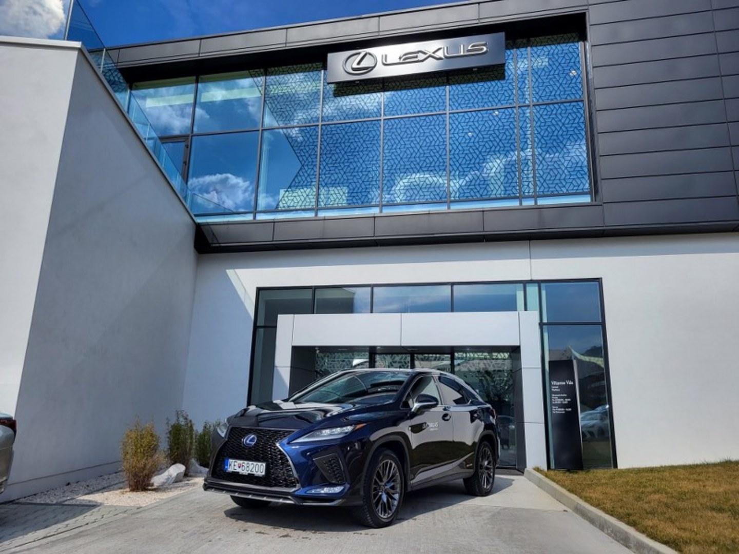 Ponuka vozidla Lexus RX 3.5 Hybrid 2022 65 000 € s DPH Lexus Košice ...